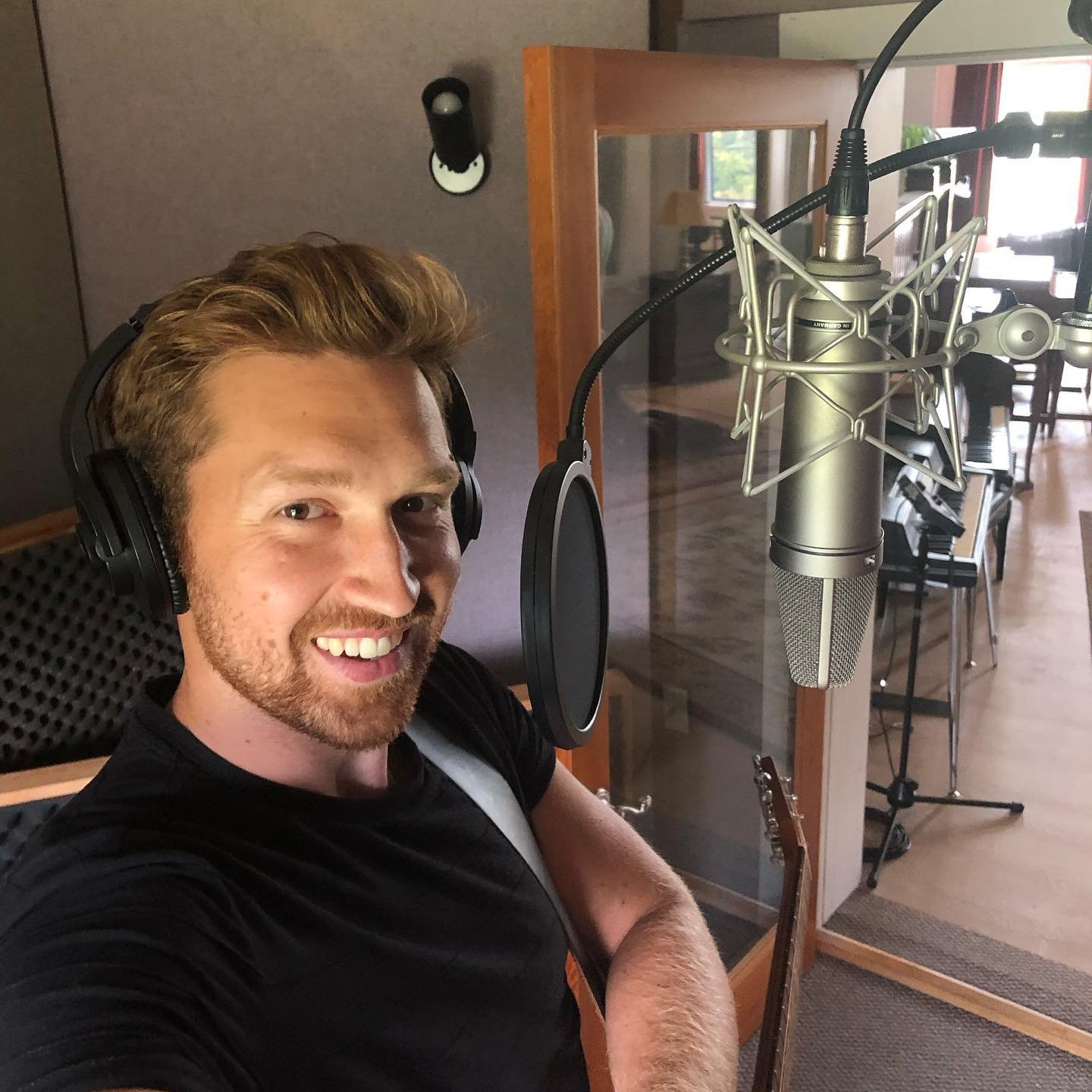 Interview with Jonathan Mancha, Singer-Songwriter - Positive News